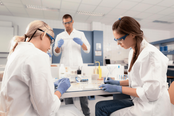 Jobsland -How to Become a Biomedical Scientist - Jobsland