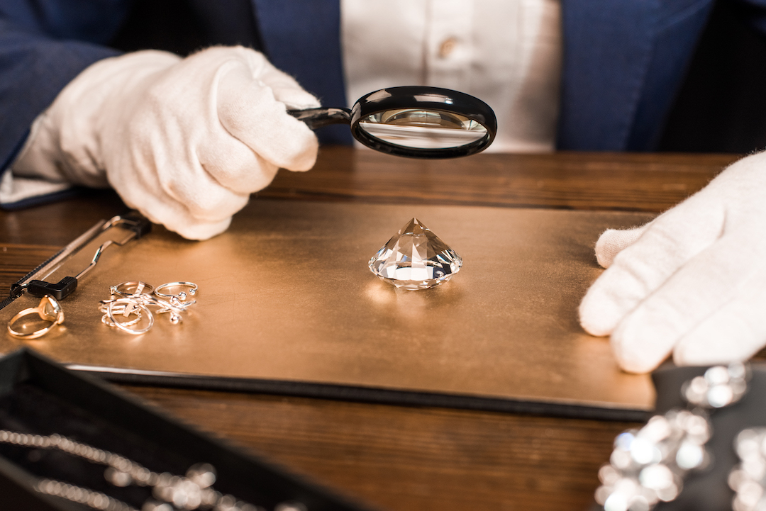 Jobsland -How to Become a Jeweller - Jobsland